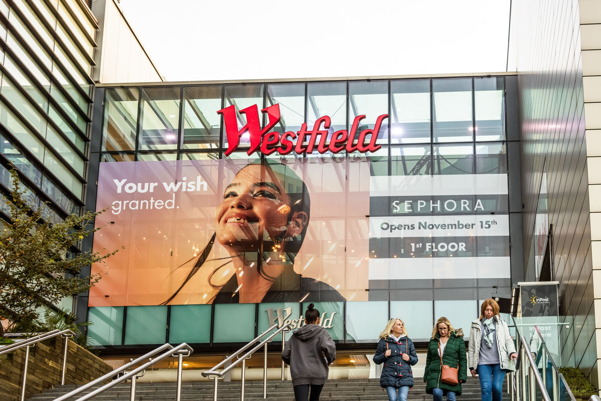 International Entrance wrap